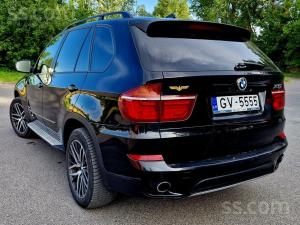 Melns BMW X5 2012 Rīga, ar dzinēja tilpumu 3.00 L un nobraukumu 220 tūkst. km par 10500 €, foto 5 vietnē AUTOMOTO.COM.LV