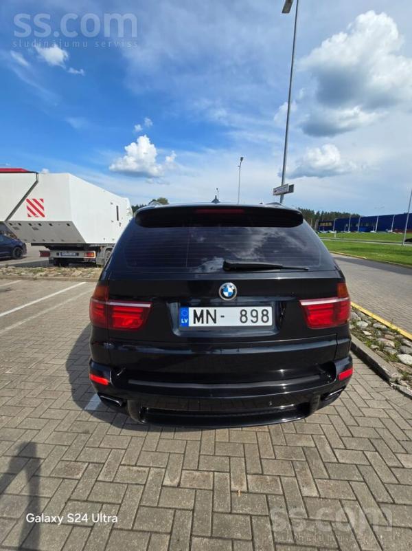 Melns BMW X5 2012 Rīga, ar dzinēja tilpumu 4.00 L un nobraukumu 320 tūkst. km par 15000 €, foto 4 vietnē AUTOMOTO.COM.LV