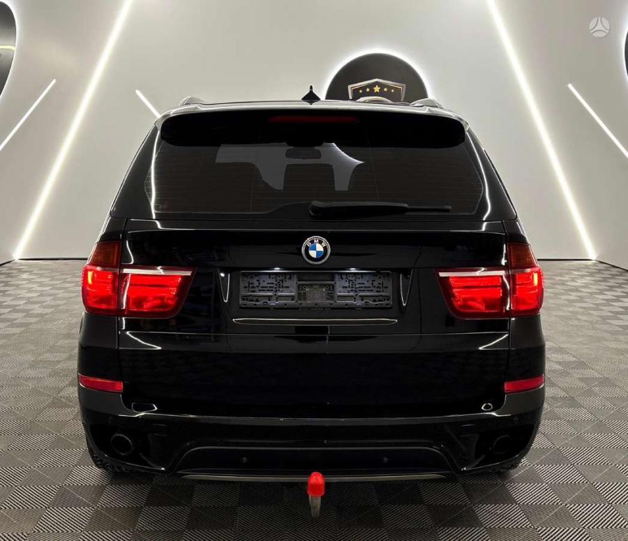 Black BMW X5 2012 in Marijampole, with an engine capacity of 2.99 L and mileage of 298 thousand km for 11750 €, photo 26 on AUTOMOTO.COM.LV