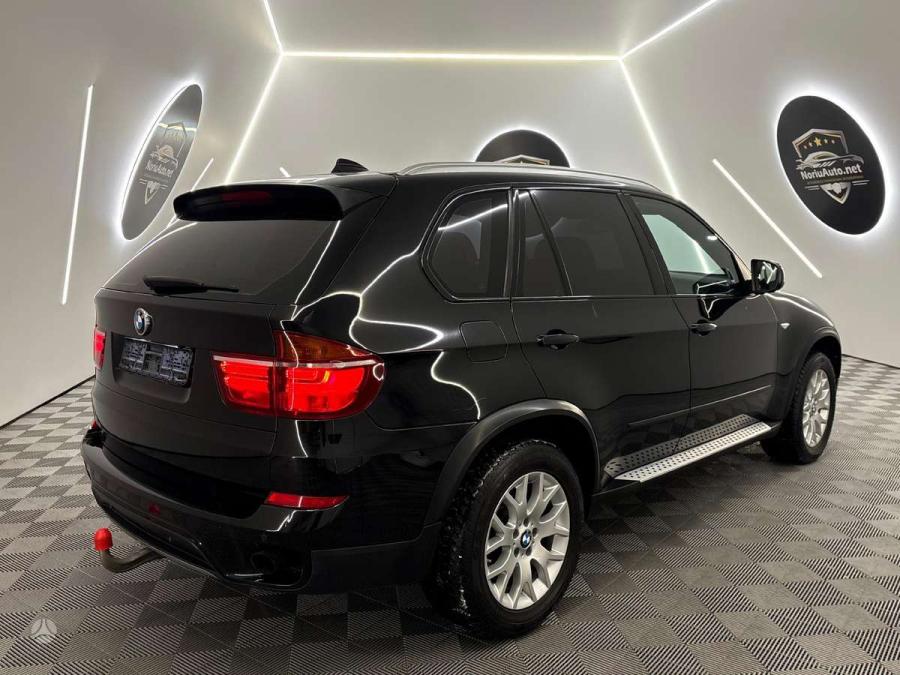 Melns BMW X5 2012 Marijampole, ar dzinēja tilpumu 2.99 L un nobraukumu 298 tūkst. km par 11750 €, foto 31 vietnē AUTOMOTO.COM.LV
