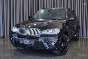 Black BMW X5 2012 in Marijampole, with an engine capacity of 2.99 L and mileage of 216 thousand km for 13950 €, photo 4 on AUTOMOTO.COM.LV