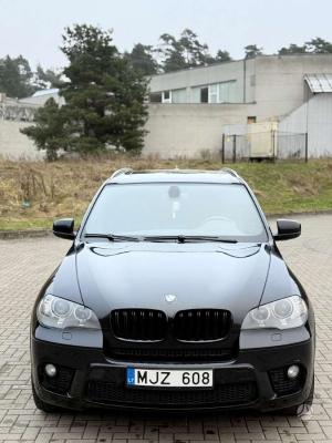 Melns BMW X5 2012 Viļņa, ar dzinēja tilpumu 2.99 L un nobraukumu 297 tūkst. km par 9500 €, foto 3 vietnē AUTOMOTO.COM.LV