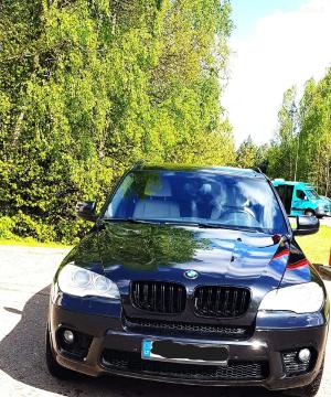 Melns BMW X5 2012 Kauņa, ar dzinēja tilpumu 3.00 L un nobraukumu 291 tūkst. km par 12000 €, foto 2 vietnē AUTOMOTO.COM.LV