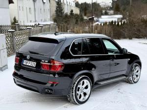 Black BMW X5 2012 in Vilnius, with an engine capacity of 2.99 L and mileage of 290 thousand km for 9500 €, photo 3 on AUTOMOTO.COM.LV