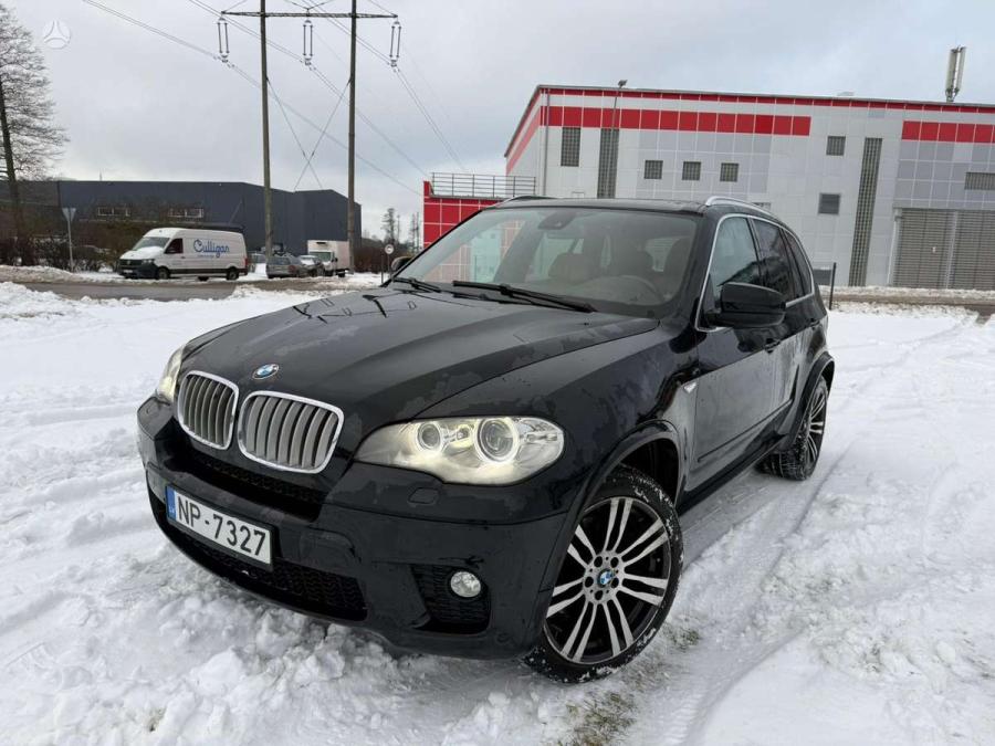 Melns BMW X5 2012 Rīga, ar dzinēja tilpumu 2.99 L un nobraukumu 279 tūkst. km par 13200 €, foto 1 vietnē AUTOMOTO.COM.LV
