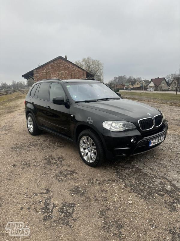 Black BMW X5 2012 in Marijampole, with an engine capacity of 3.00 L and mileage of 339 thousand km for 11000 €, photo 1 on AUTOMOTO.COM.LV