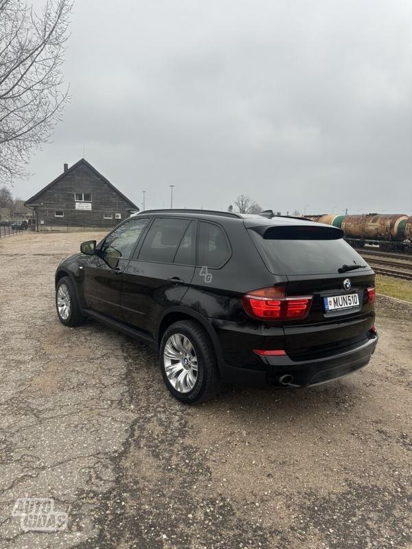 Black BMW X5 2012 in Marijampole, with an engine capacity of 3.00 L and mileage of 339 thousand km for 11000 €, photo 3 on AUTOMOTO.COM.LV