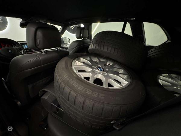 Black BMW X5 2012 in Marijampole, with an engine capacity of 2.99 L and mileage of 225 thousand km for 12850 €, photo 5 on AUTOMOTO.COM.LV