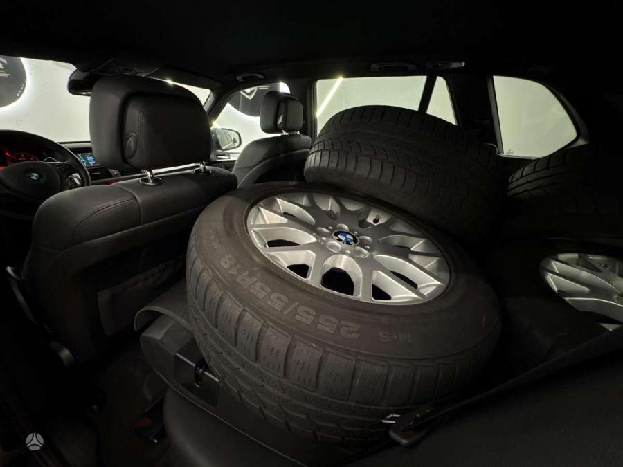 Melns BMW X5 2012 Marijampole, ar dzinēja tilpumu 2.99 L un nobraukumu 225 tūkst. km par 12850 €, foto 5 vietnē AUTOMOTO.COM.LV