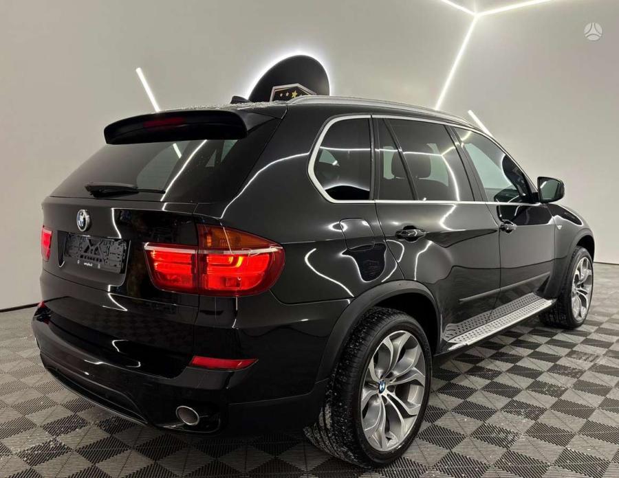 Melns BMW X5 2012 Marijampole, ar dzinēja tilpumu 2.99 L un nobraukumu 225 tūkst. km par 12850 €, foto 33 vietnē AUTOMOTO.COM.LV