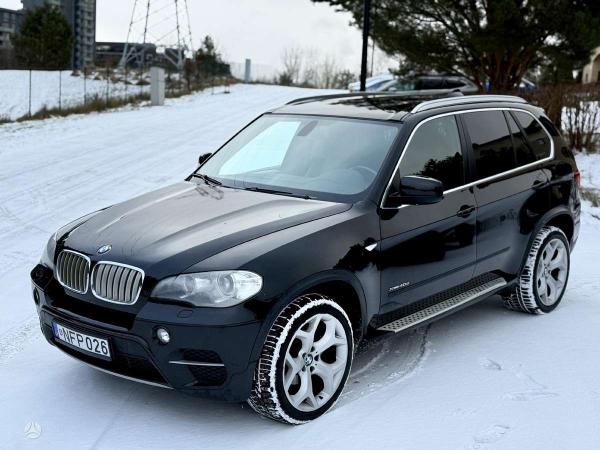 Black BMW X5 2012 in Vilnius, with an engine capacity of 2.99 L and mileage of 290 thousand km for 12000 €, photo 2 on AUTOMOTO.COM.LV