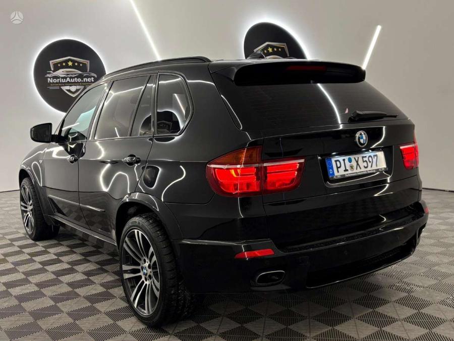 Black BMW X5 2012 in Marijampole, with an engine capacity of 2.99 L and mileage of 237 thousand km for 13450 €, photo 28 on AUTOMOTO.COM.LV