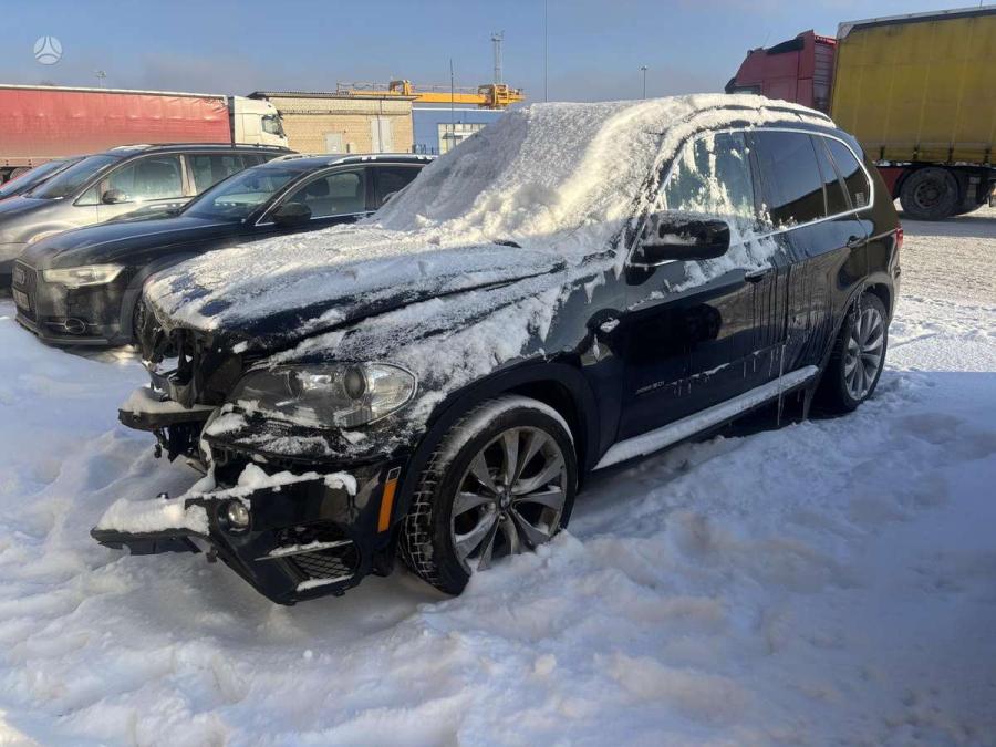 Melns BMW X5 2012 Kauņa, ar dzinēja tilpumu 4.40 L un nobraukumu 241 tūkst. km par 6000 €, foto 7 vietnē AUTOMOTO.COM.LV