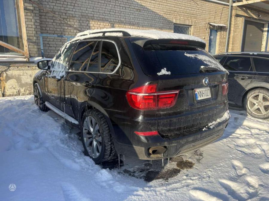 Melns BMW X5 2012 Kauņa, ar dzinēja tilpumu 4.40 L un nobraukumu 241 tūkst. km par 6000 €, foto 9 vietnē AUTOMOTO.COM.LV