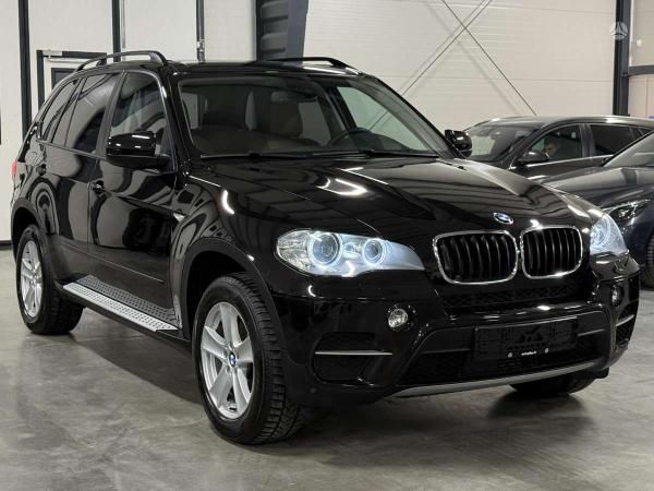 Black BMW X5 2012 in Marijampole, with an engine capacity of 2.99 L and mileage of 230 thousand km for 10900 €, photo 1 on AUTOMOTO.COM.LV