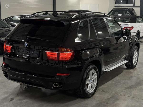 Black BMW X5 2012 in Marijampole, with an engine capacity of 2.99 L and mileage of 230 thousand km for 10900 €, photo 10 on AUTOMOTO.COM.LV