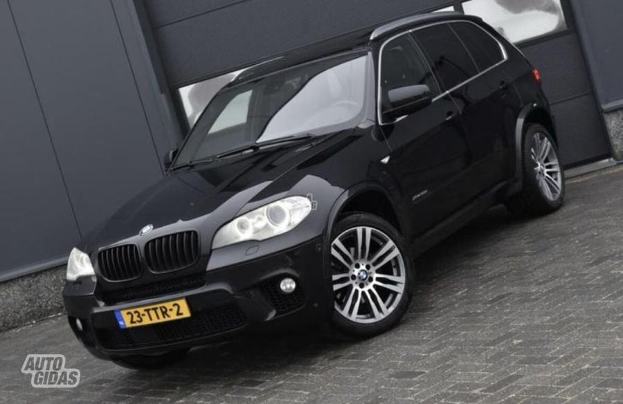 Melns BMW X5 2012 Viļņa, ar dzinēja tilpumu 3.00 L un nobraukumu 385 tūkst. km par 11350 €, foto 1 vietnē AUTOMOTO.COM.LV