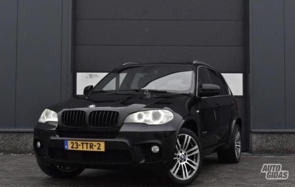 Melns BMW X5 2012 Viļņa, ar dzinēja tilpumu 3.00 L un nobraukumu 385 tūkst. km par 11350 €, foto 3 vietnē AUTOMOTO.COM.LV