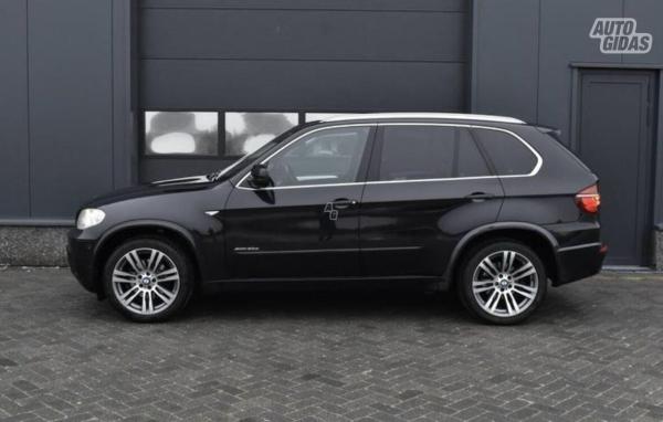 Melns BMW X5 2012 Viļņa, ar dzinēja tilpumu 3.00 L un nobraukumu 385 tūkst. km par 11350 €, foto 4 vietnē AUTOMOTO.COM.LV