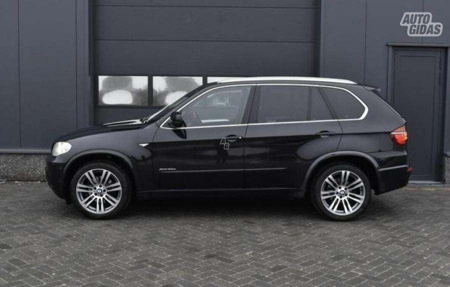 Melns BMW X5 2012 Viļņa, ar dzinēja tilpumu 3.00 L un nobraukumu 385 tūkst. km par 11350 €, foto 4 vietnē AUTOMOTO.COM.LV
