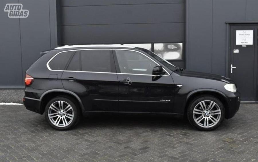 Melns BMW X5 2012 Viļņa, ar dzinēja tilpumu 3.00 L un nobraukumu 385 tūkst. km par 11350 €, foto 6 vietnē AUTOMOTO.COM.LV