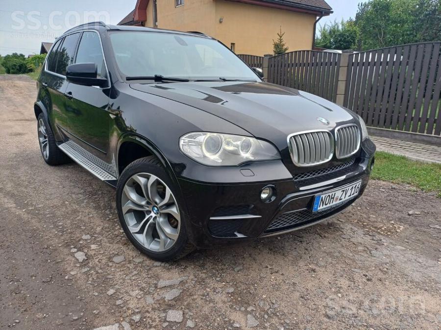 Black BMW X5 2012 in Riga, with an engine capacity of 3.00 L and mileage of 0 thousand km for 12100 €, photo 1 on AUTOMOTO.COM.LV
