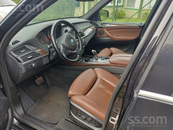 Melns BMW X5 2012 Rīga, ar dzinēja tilpumu 3.00 L un nobraukumu 0 tūkst. km par 12100 €, foto 5 vietnē AUTOMOTO.COM.LV