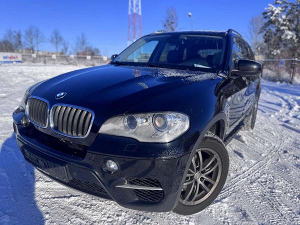 Melns BMW X5 2012 Alīta, ar dzinēja tilpumu 2.99 L un nobraukumu 295 tūkst. km par 10900 €, foto 2 vietnē AUTOMOTO.COM.LV