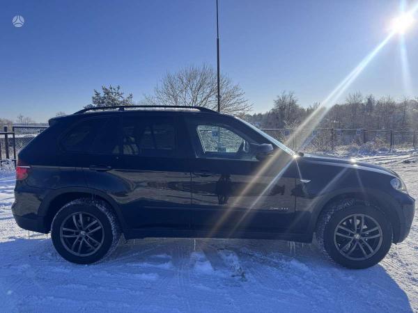 Melns BMW X5 2012 Alīta, ar dzinēja tilpumu 2.99 L un nobraukumu 295 tūkst. km par 10900 €, foto 7 vietnē AUTOMOTO.COM.LV