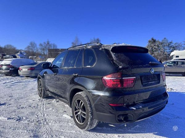 Melns BMW X5 2012 Alīta, ar dzinēja tilpumu 2.99 L un nobraukumu 295 tūkst. km par 10900 €, foto 10 vietnē AUTOMOTO.COM.LV