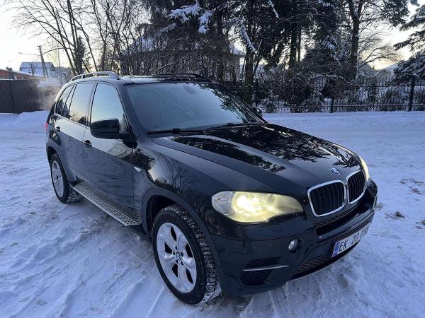 Black BMW X5 2012 in Kaunas, with an engine capacity of 2.99 L and mileage of 275 thousand km for 10750 €, photo 2 on AUTOMOTO.COM.LV