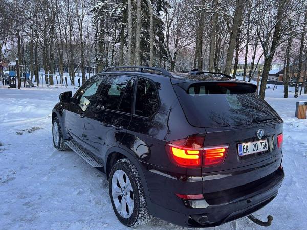 Black BMW X5 2012 in Kaunas, with an engine capacity of 2.99 L and mileage of 275 thousand km for 10750 €, photo 3 on AUTOMOTO.COM.LV