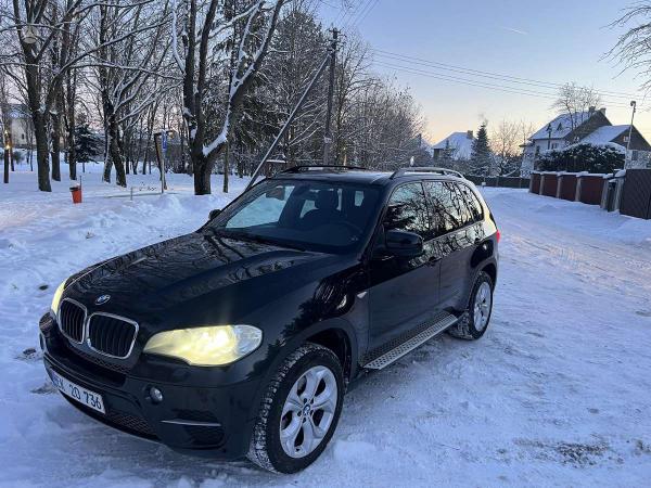 Black BMW X5 2012 in Kaunas, with an engine capacity of 2.99 L and mileage of 275 thousand km for 10750 €, photo 9 on AUTOMOTO.COM.LV