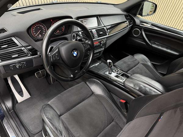 Melns BMW X5 2012 Marijampole, ar dzinēja tilpumu 2.99 L un nobraukumu 284 tūkst. km par 12450 €, foto 2 vietnē AUTOMOTO.COM.LV