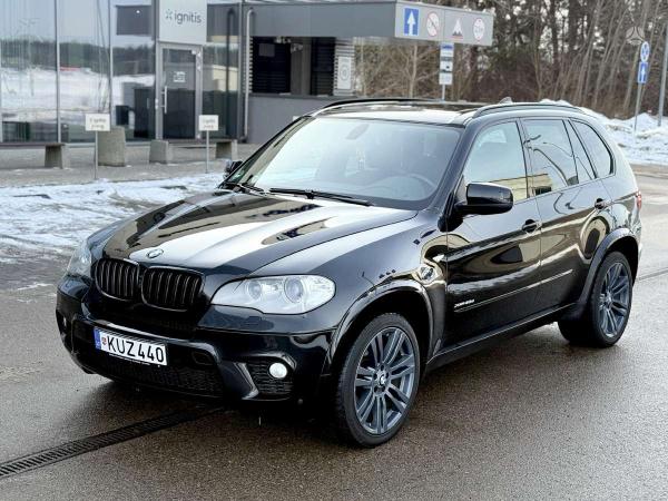 Black BMW X5 2012 in Vilnius, with an engine capacity of 2.99 L and mileage of 297 thousand km for 12500 €, photo 1 on AUTOMOTO.COM.LV