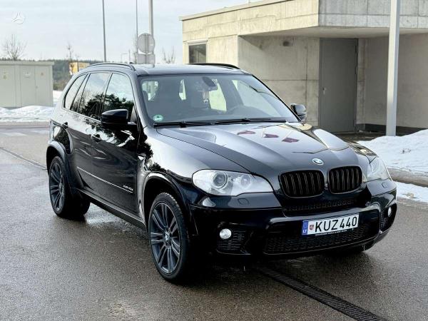 Black BMW X5 2012 in Vilnius, with an engine capacity of 2.99 L and mileage of 297 thousand km for 12500 €, photo 2 on AUTOMOTO.COM.LV
