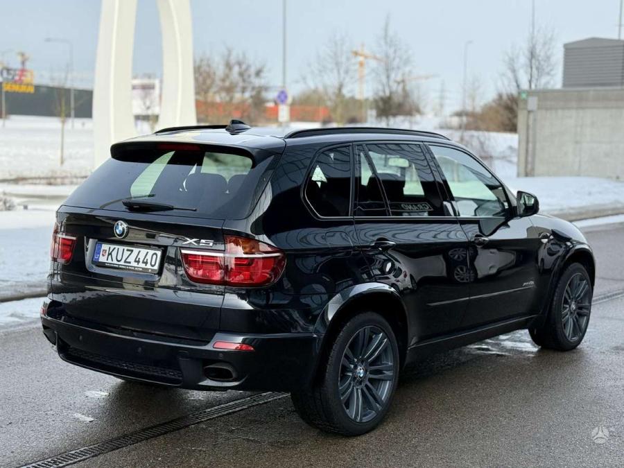 Melns BMW X5 2012 Viļņa, ar dzinēja tilpumu 2.99 L un nobraukumu 297 tūkst. km par 12500 €, foto 5 vietnē AUTOMOTO.COM.LV