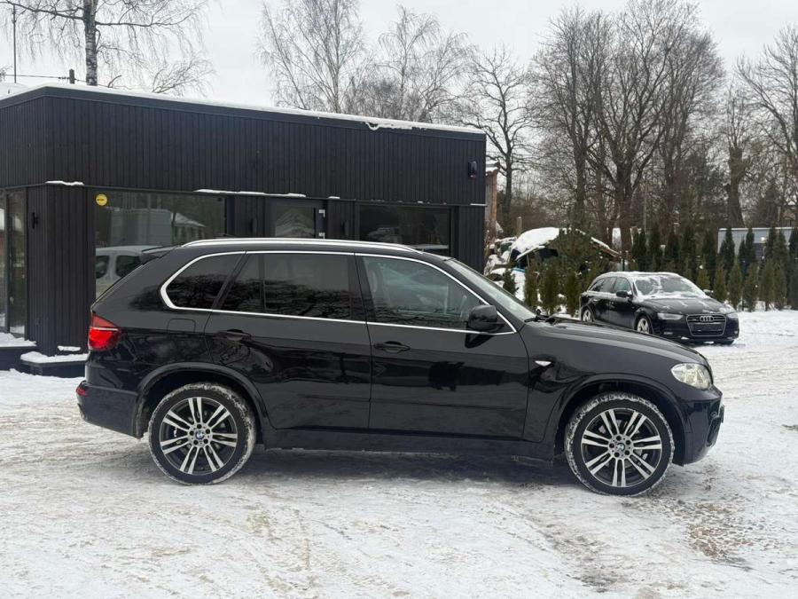 Melns BMW X5 2012 Rīga, ar dzinēja tilpumu 2.99 L un nobraukumu 280 tūkst. km par 12990 €, foto 3 vietnē AUTOMOTO.COM.LV