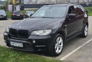 Melns BMW X5 2012 Marijampole, ar dzinēja tilpumu 2.99 L un nobraukumu 300 tūkst. km par 12000 €, foto  vietnē AUTOMOTO.COM.LV