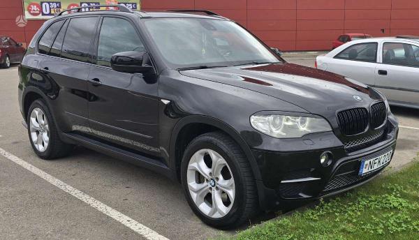 Melns BMW X5 2012 Marijampole, ar dzinēja tilpumu 2.99 L un nobraukumu 300 tūkst. km par 12000 €, foto 2 vietnē AUTOMOTO.COM.LV