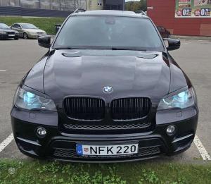 Black BMW X5 2012 in Marijampole, with an engine capacity of 2.99 L and mileage of 300 thousand km for 12000 €, photo 4 on AUTOMOTO.COM.LV