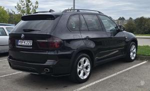 Black BMW X5 2012 in Marijampole, with an engine capacity of 2.99 L and mileage of 300 thousand km for 12000 €, photo 8 on AUTOMOTO.COM.LV