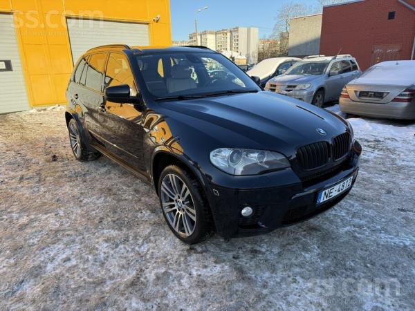 Black BMW X5 2012 in Riga, with an engine capacity of 3.00 L and mileage of 250 thousand km for 16500 €, photo 7 on AUTOMOTO.COM.LV
