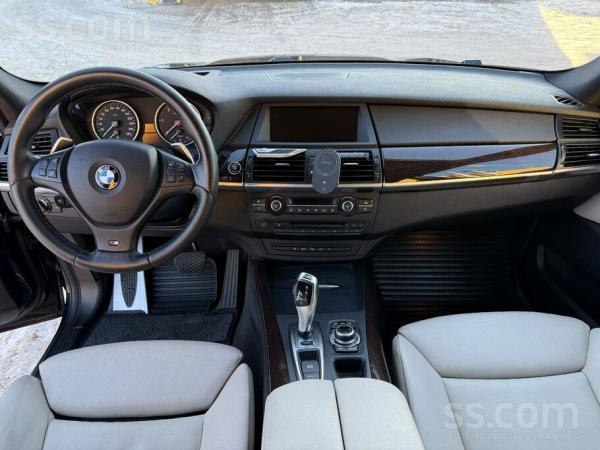 Black BMW X5 2012 in Riga, with an engine capacity of 3.00 L and mileage of 250 thousand km for 16500 €, photo 10 on AUTOMOTO.COM.LV