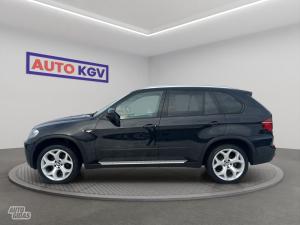 Black BMW X5 2012 in Kaunas, with an engine capacity of 3.00 L and mileage of 260 thousand km for 10999 €, photo 2 on AUTOMOTO.COM.LV
