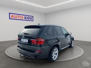 Black BMW X5 2012 in Kaunas, with an engine capacity of 3.00 L and mileage of 260 thousand km for 10999 €, photo 5 on AUTOMOTO.COM.LV