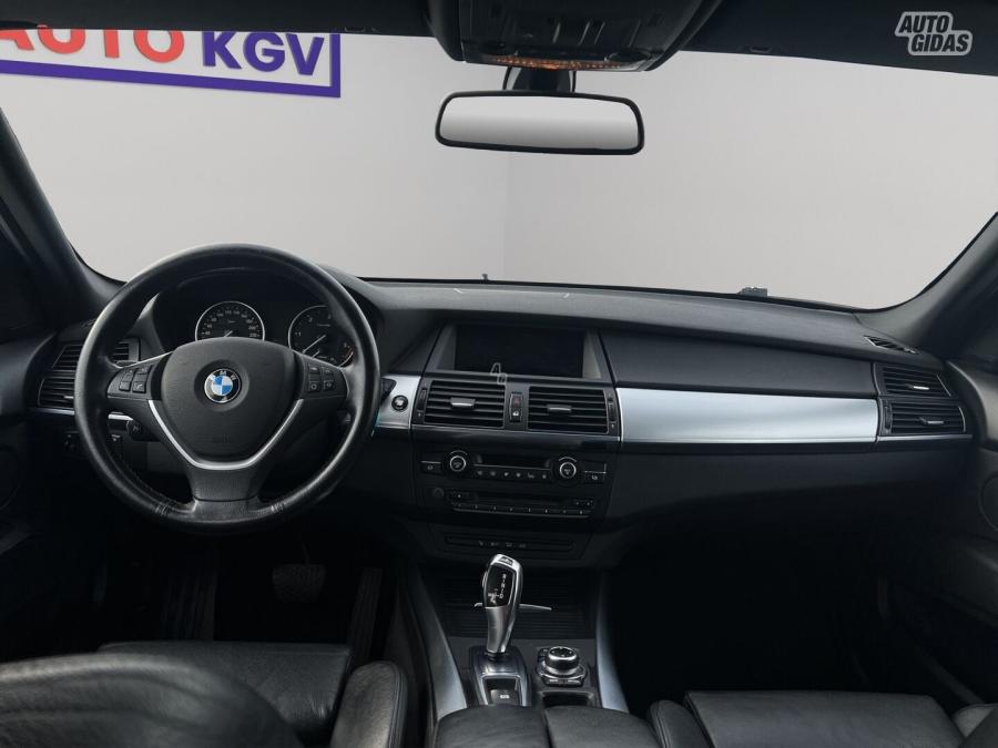 Black BMW X5 2012 in Kaunas, with an engine capacity of 3.00 L and mileage of 260 thousand km for 10999 €, photo 12 on AUTOMOTO.COM.LV