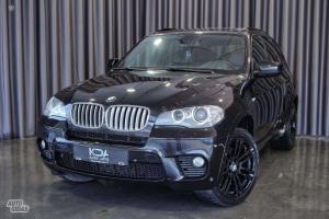Black BMW X5 2012 in Marijampole, with an engine capacity of 3.00 L and mileage of 216 thousand km for 13150 €, photo 5 on AUTOMOTO.COM.LV