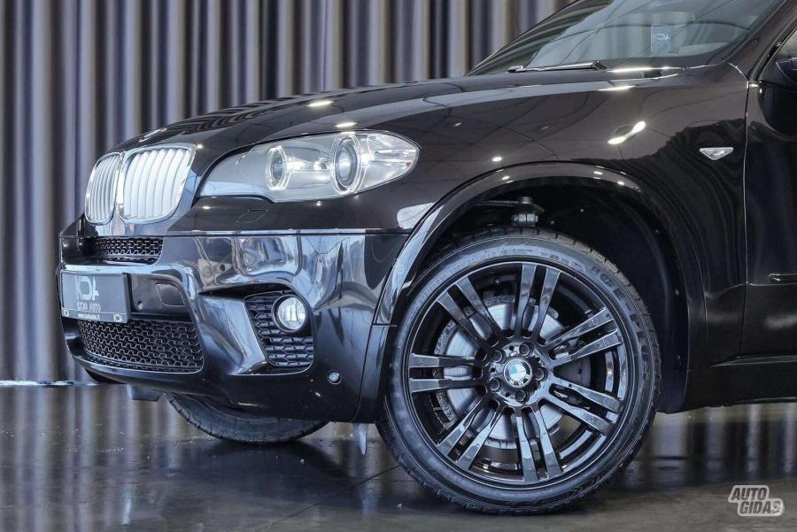 Black BMW X5 2012 in Marijampole, with an engine capacity of 3.00 L and mileage of 216 thousand km for 13150 €, photo 7 on AUTOMOTO.COM.LV