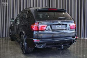 Black BMW X5 2012 in Marijampole, with an engine capacity of 3.00 L and mileage of 216 thousand km for 13150 €, photo 11 on AUTOMOTO.COM.LV